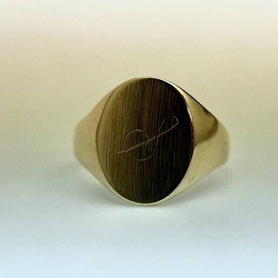 Antique signet ring engraved with the initial "S" - Gem