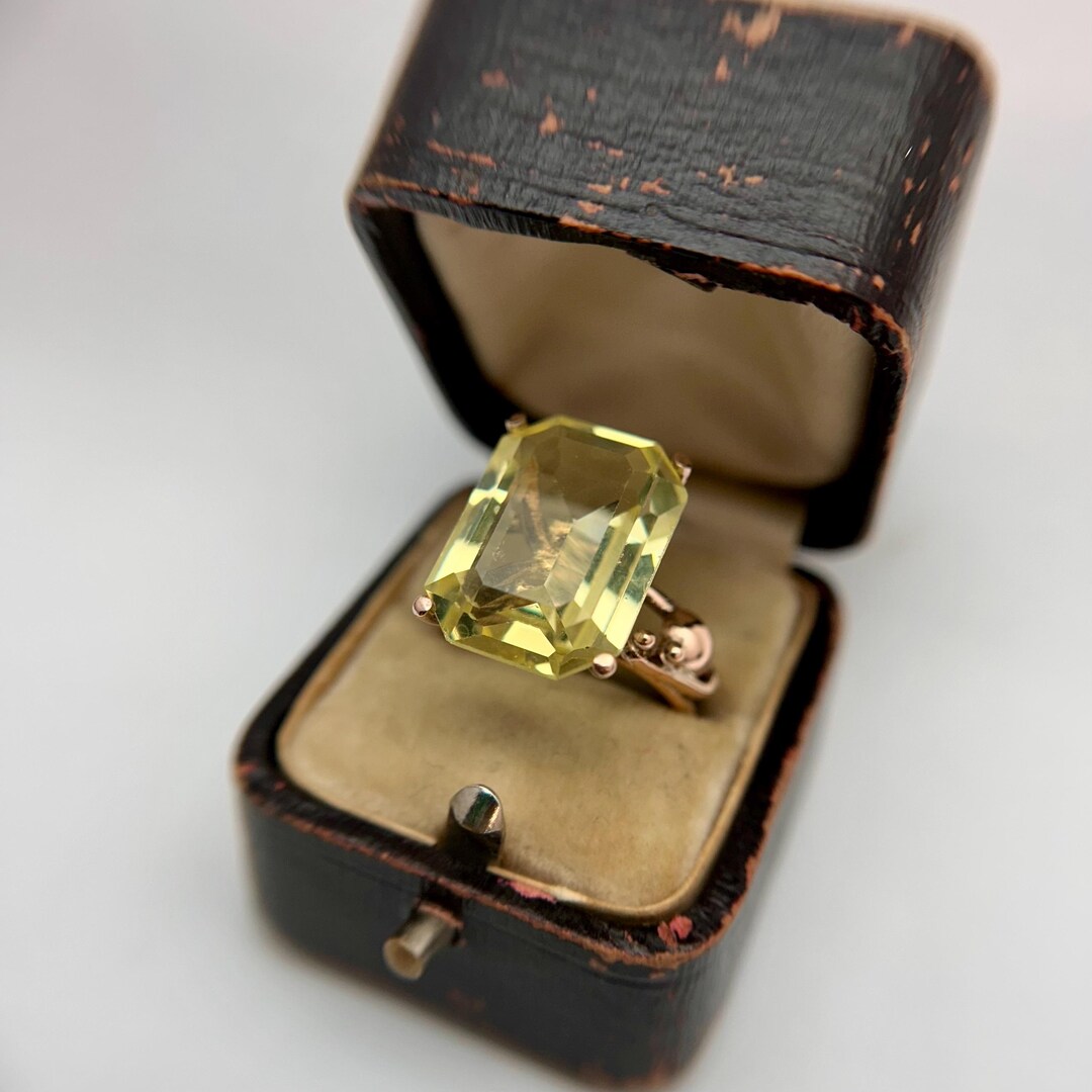 Retro Era Style Cocktail Ring With Step Cut Yellow Glass Stone 10k ...