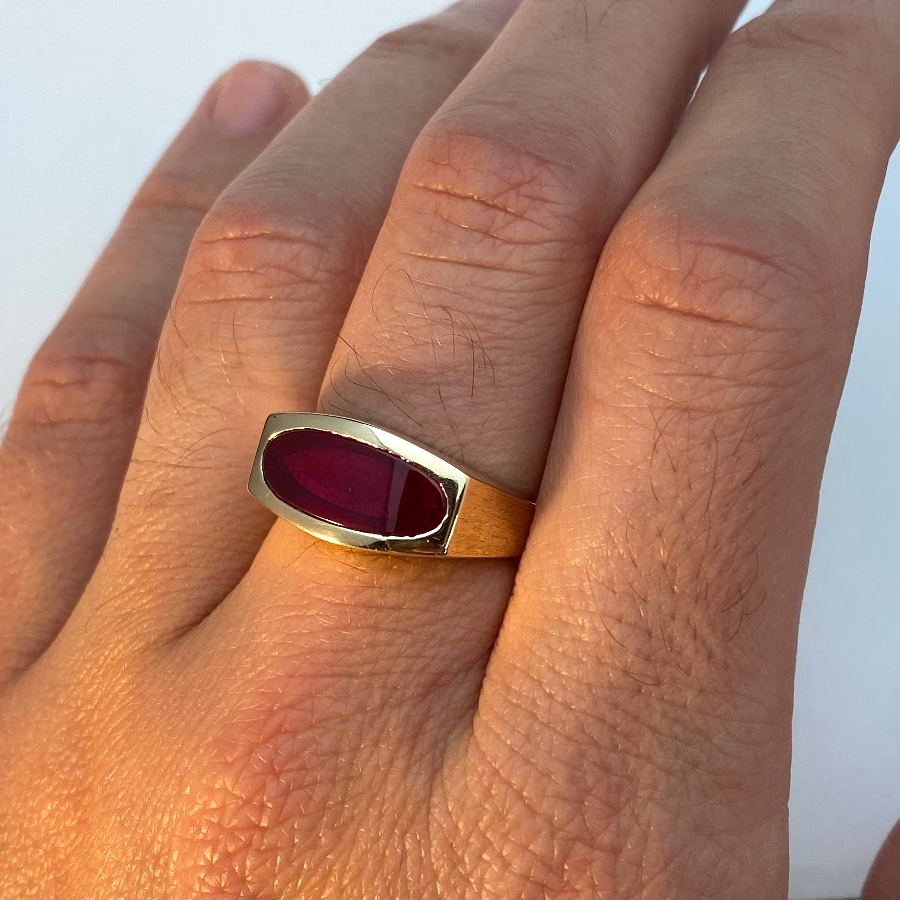 Vintage Designer Mid-century East to West Red Stone Ring in 10k Yellow ...