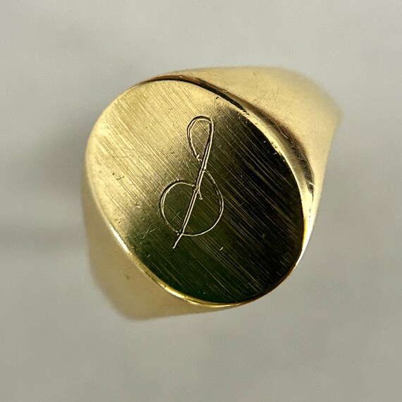 Antique signet ring engraved with the initial "S" - Gem