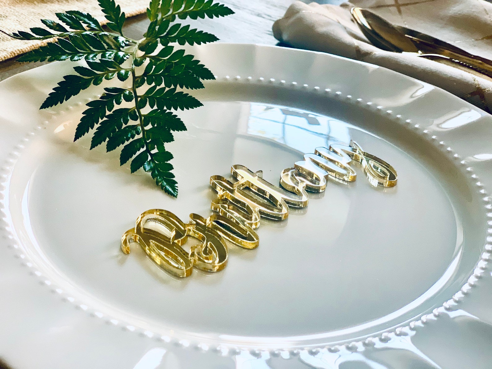 Acrylic name tags for party and wedding mirror table name - Etsy.de
