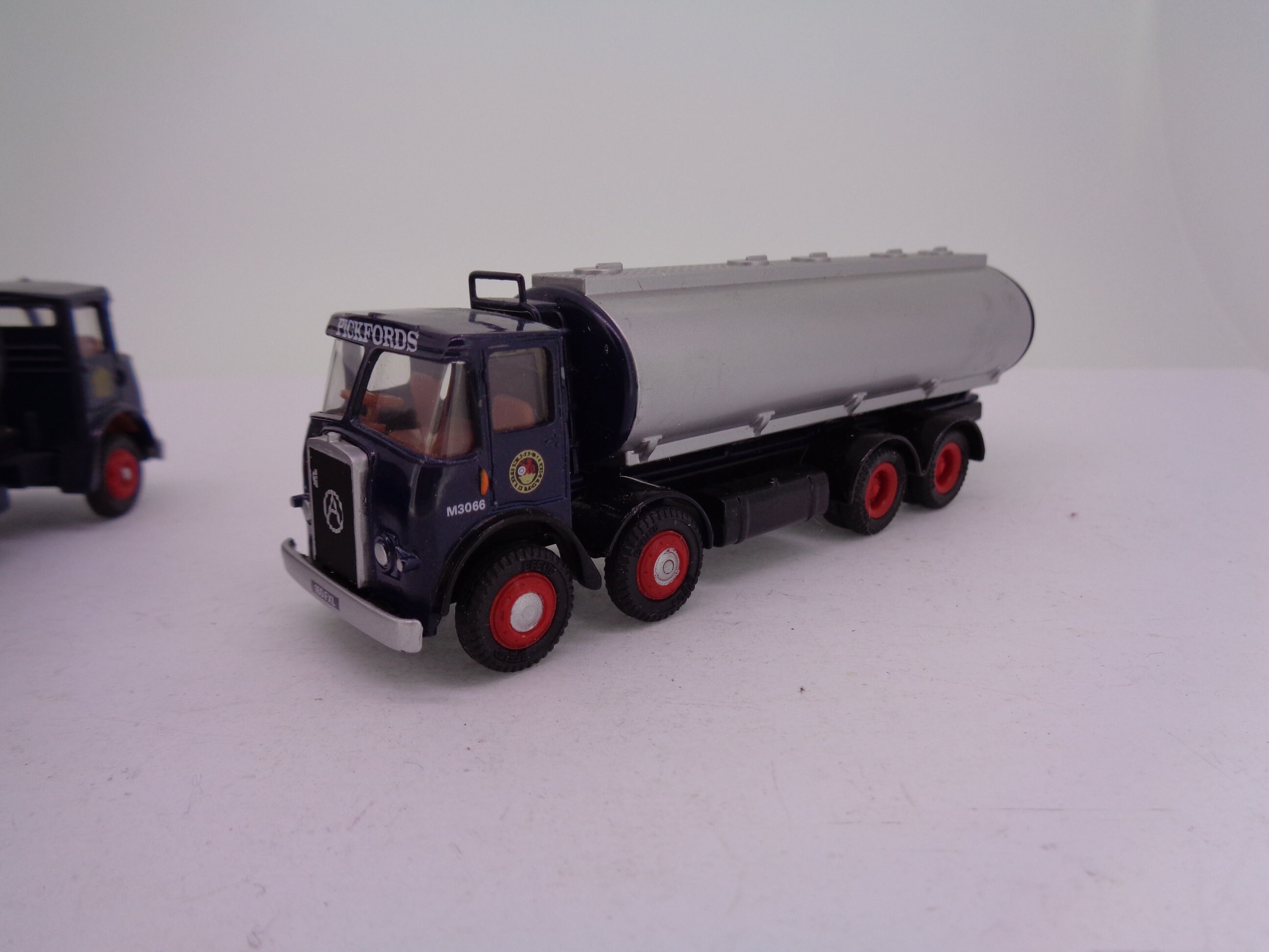 3x EFE 1/76 Scale Diecast Atkinson 8 wheel tanker Texaco 13702 | Etsy