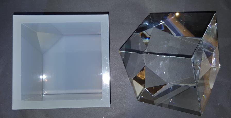Square Corner Standing Cube 10cm X 10cm Food & Heat Safe Silicone Mould ...