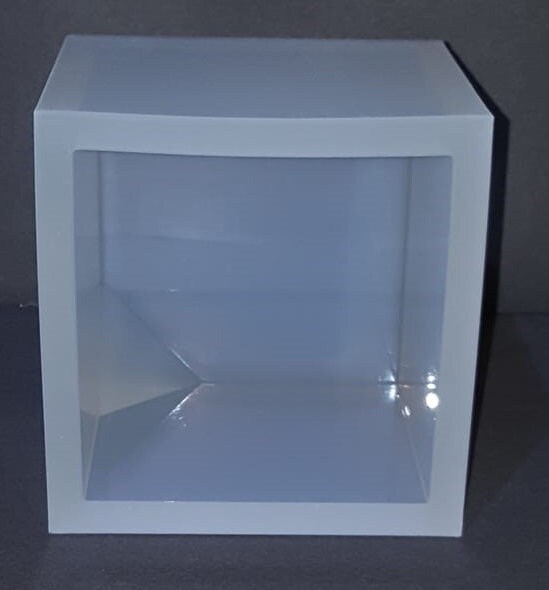 Square Corner Standing Cube 10cm X 10cm Food & Heat Safe Silicone Mould ...