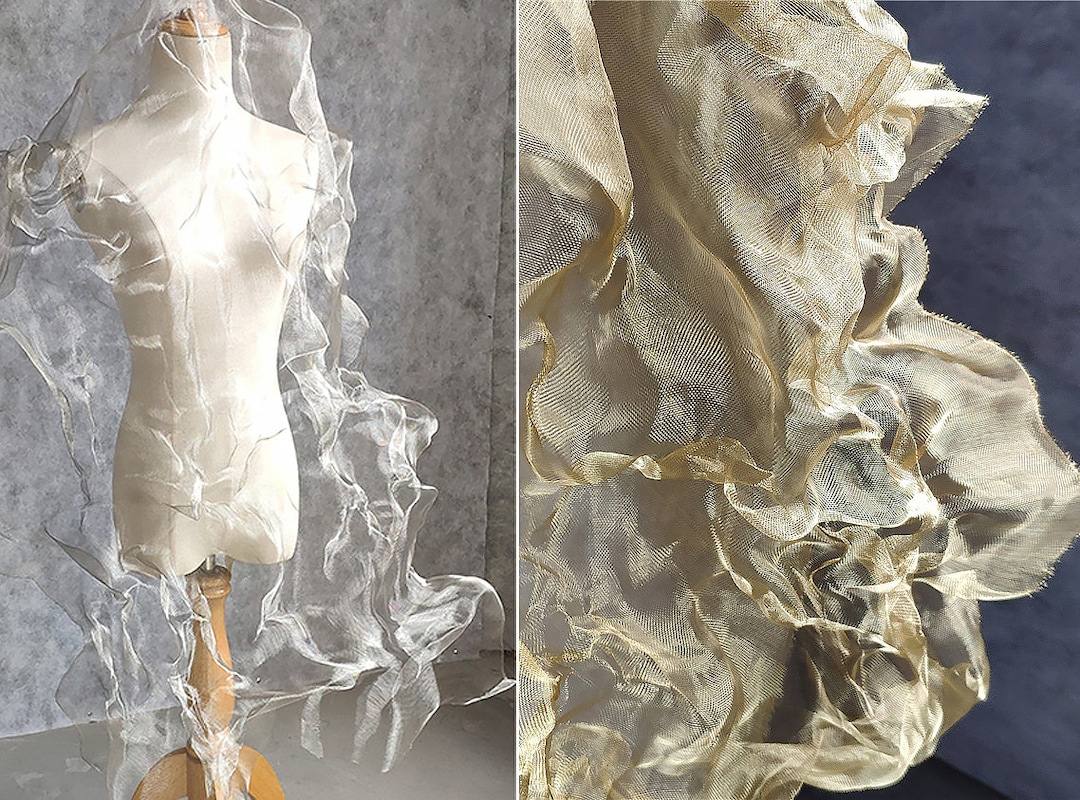 High-density Golden / Silver Plastic Wire Mesh Clothing Model Modeling ...