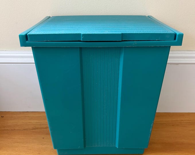 Ingrid Chicago Lidded Teal Plastic Storage Tote. Lidded Wastebasket. - Etsy