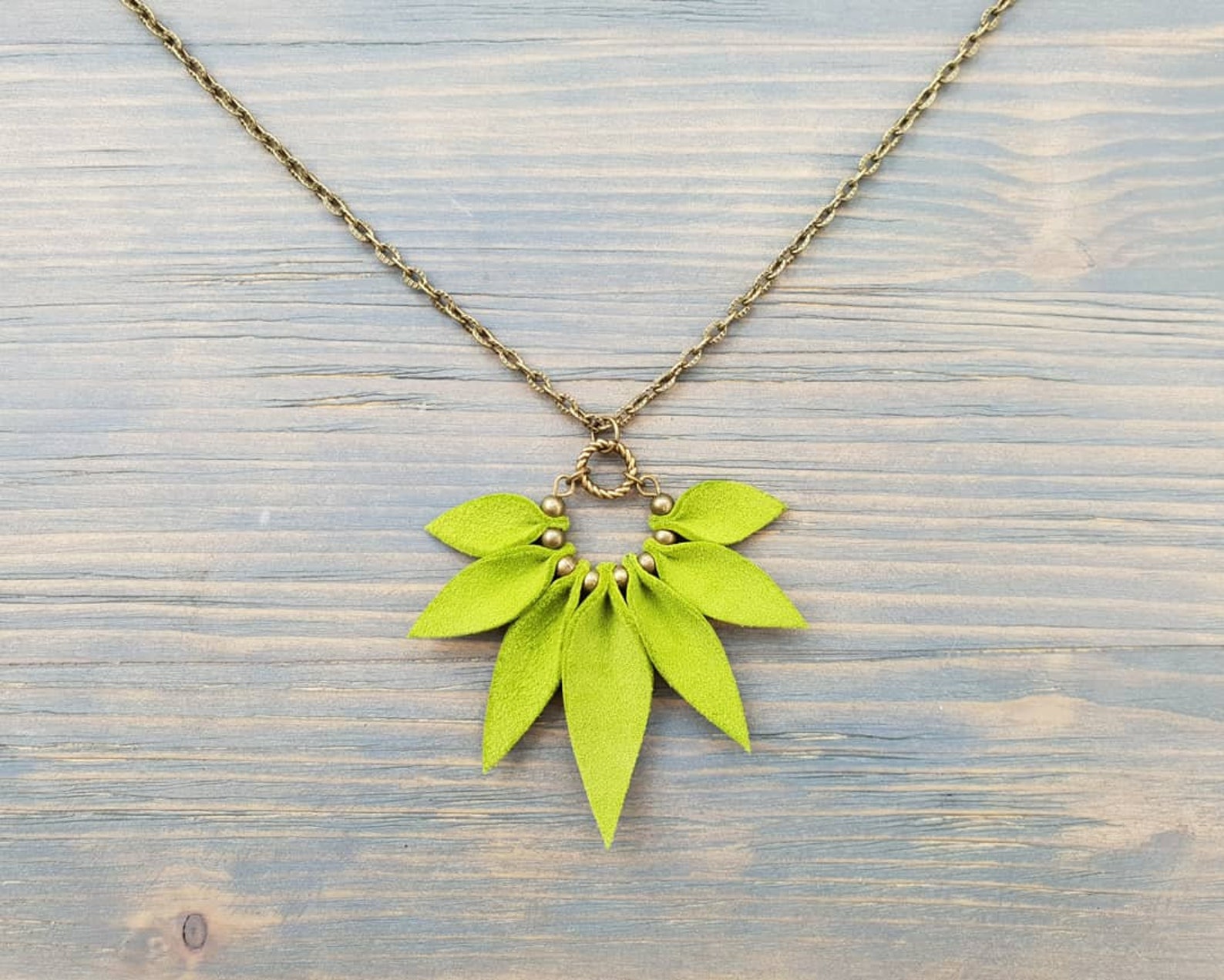 Green Leather Necklace, Green Necklace, Bronze Chain Necklace, Boho ...