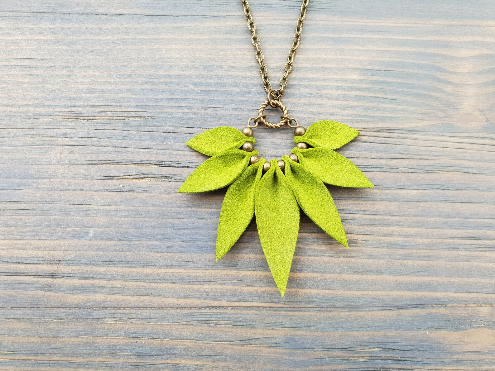 Green Leather Necklace, Green Necklace, Bronze Chain Necklace, Boho ...