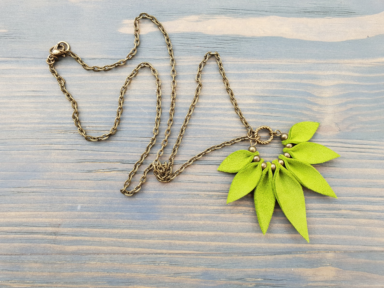 Green Leather Necklace, Green Necklace, Bronze Chain Necklace, Boho ...