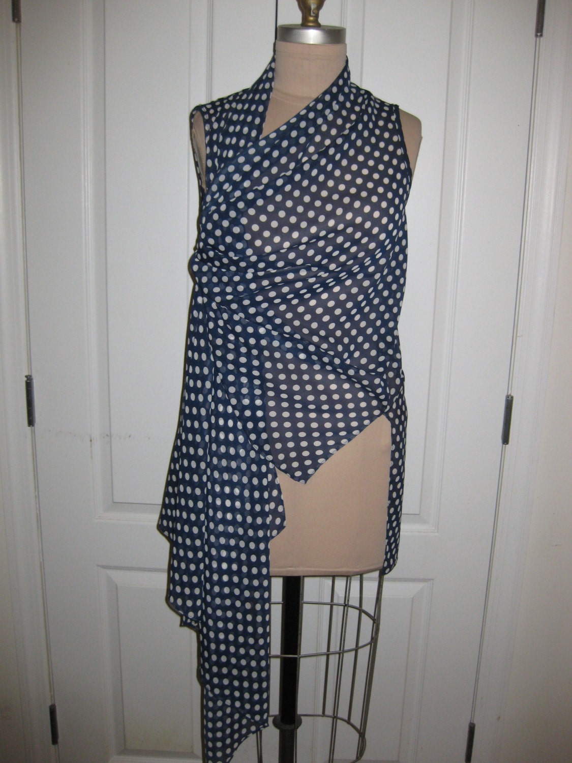 Multi-functional Wrap That Can Be Worn 20 Different Ways, From Summer ...