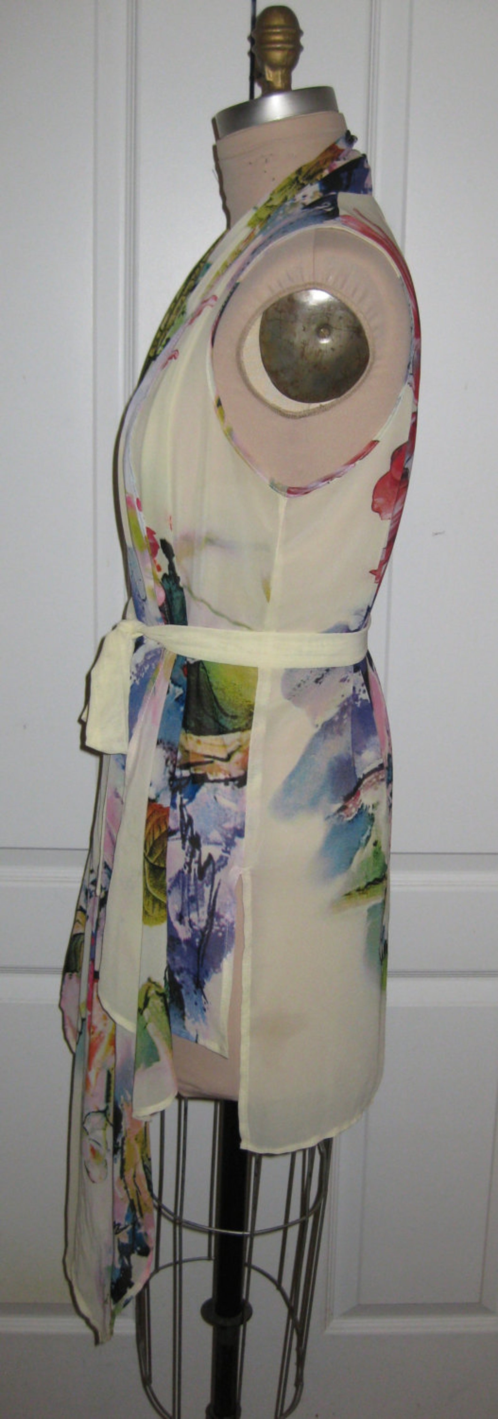 Multi-functional Wrap That Can Be Worn 20 Different Ways, From Summer ...