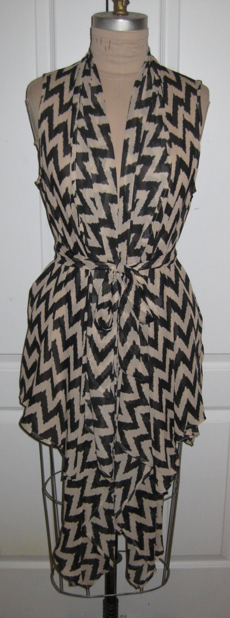 Multi-functional Wrap That Can Be Worn 20 Different Ways, From Summer ...