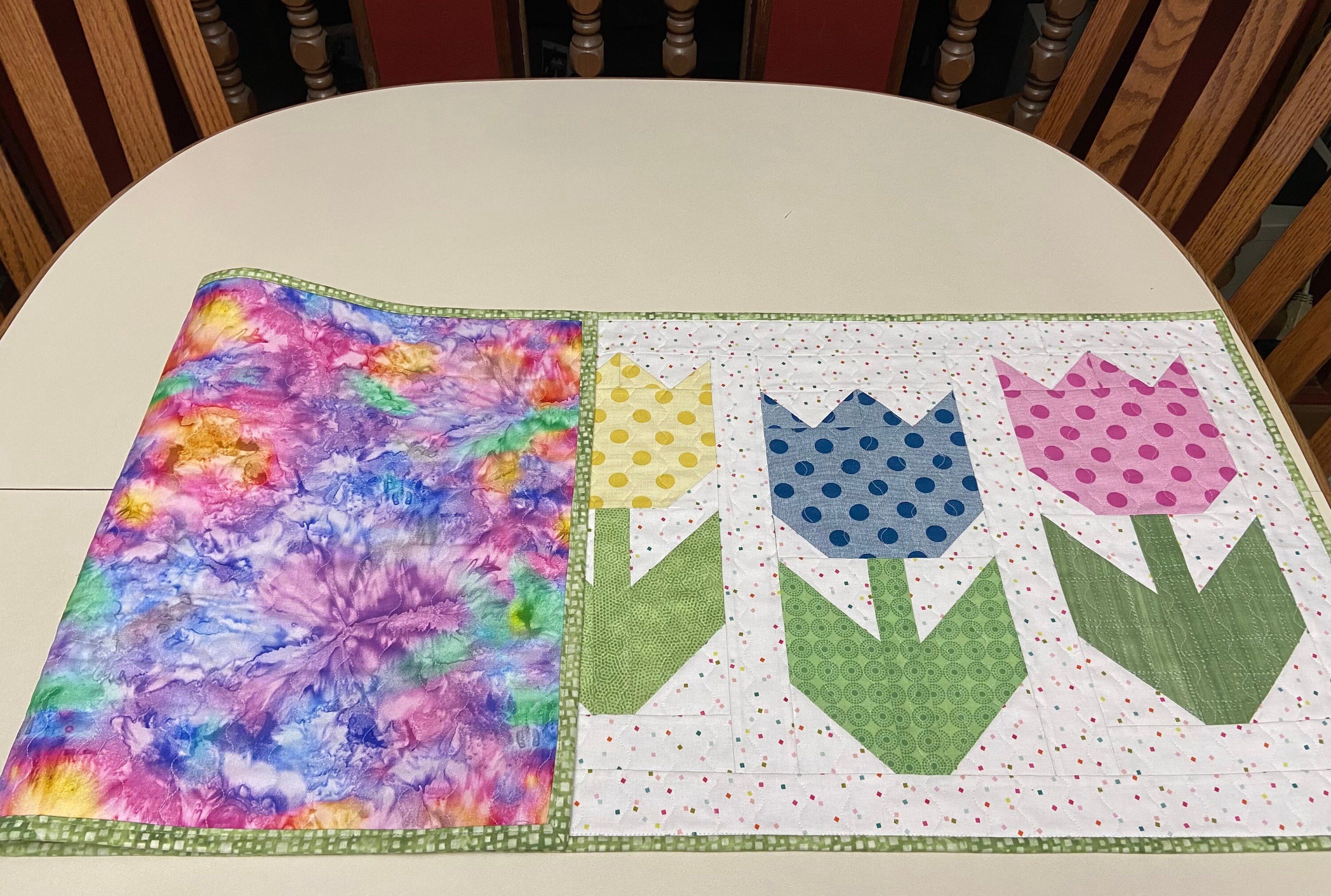 Quilted Tulip Table Runner Spring Table Topper Polka Dot - Etsy Quilted Tulip Table Runner Spring Table Topper Polka Dot - Etsy