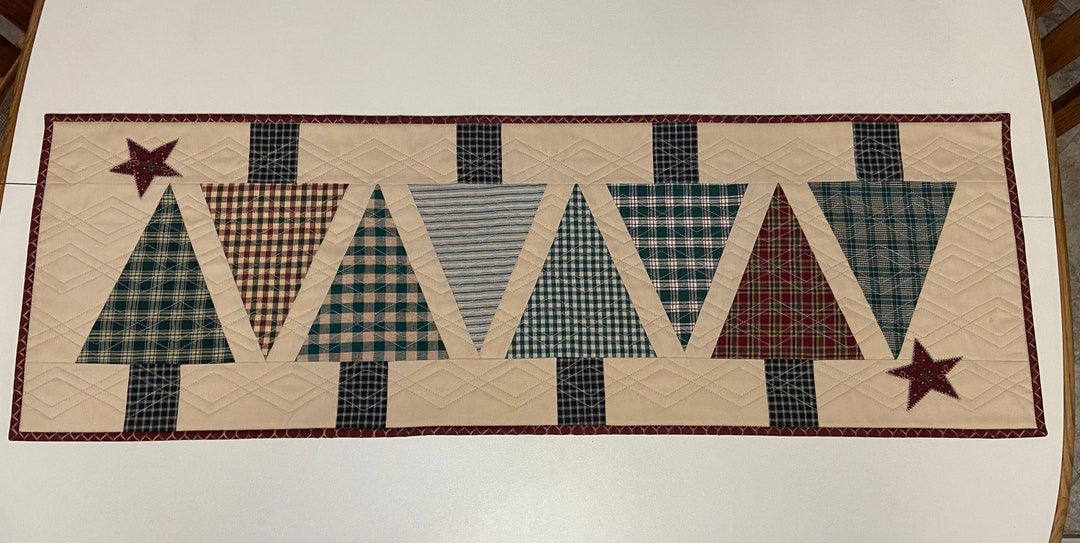 Quilted Tree Runner, Christmas Tree Table Topper, Farmhouse Table Decor, Green Country Table ...