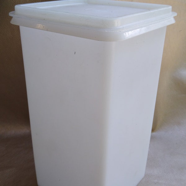 Tupperware Saltine Cracker Keeper - Etsy