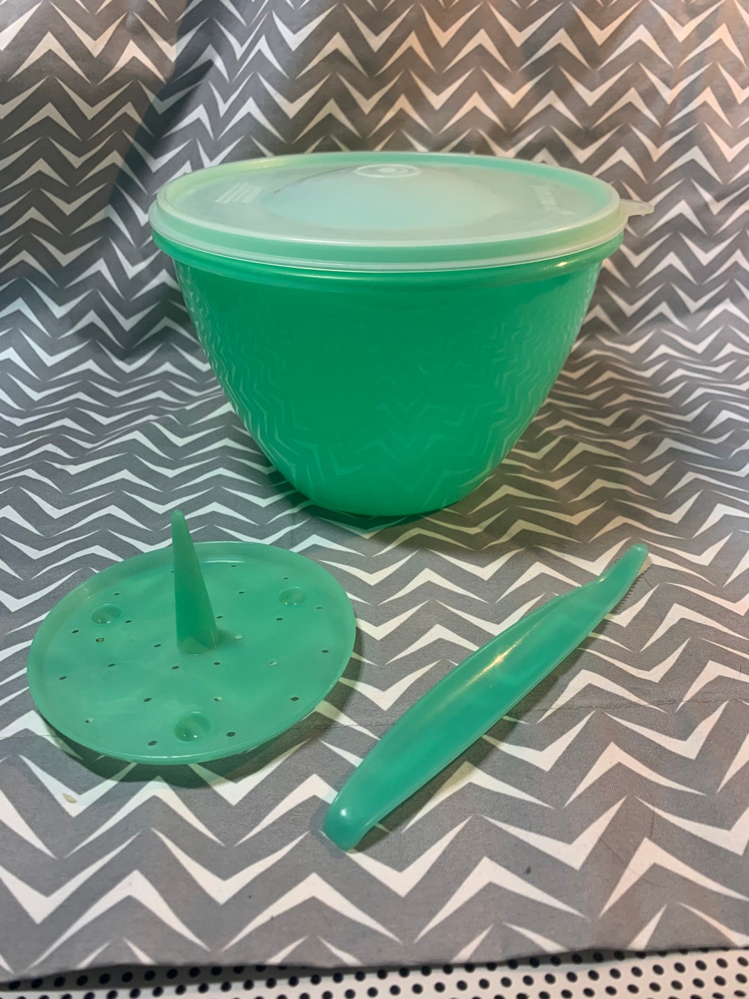 Vintage Tupperware Lettuce Keeper With Corer Crisp-it - Etsy