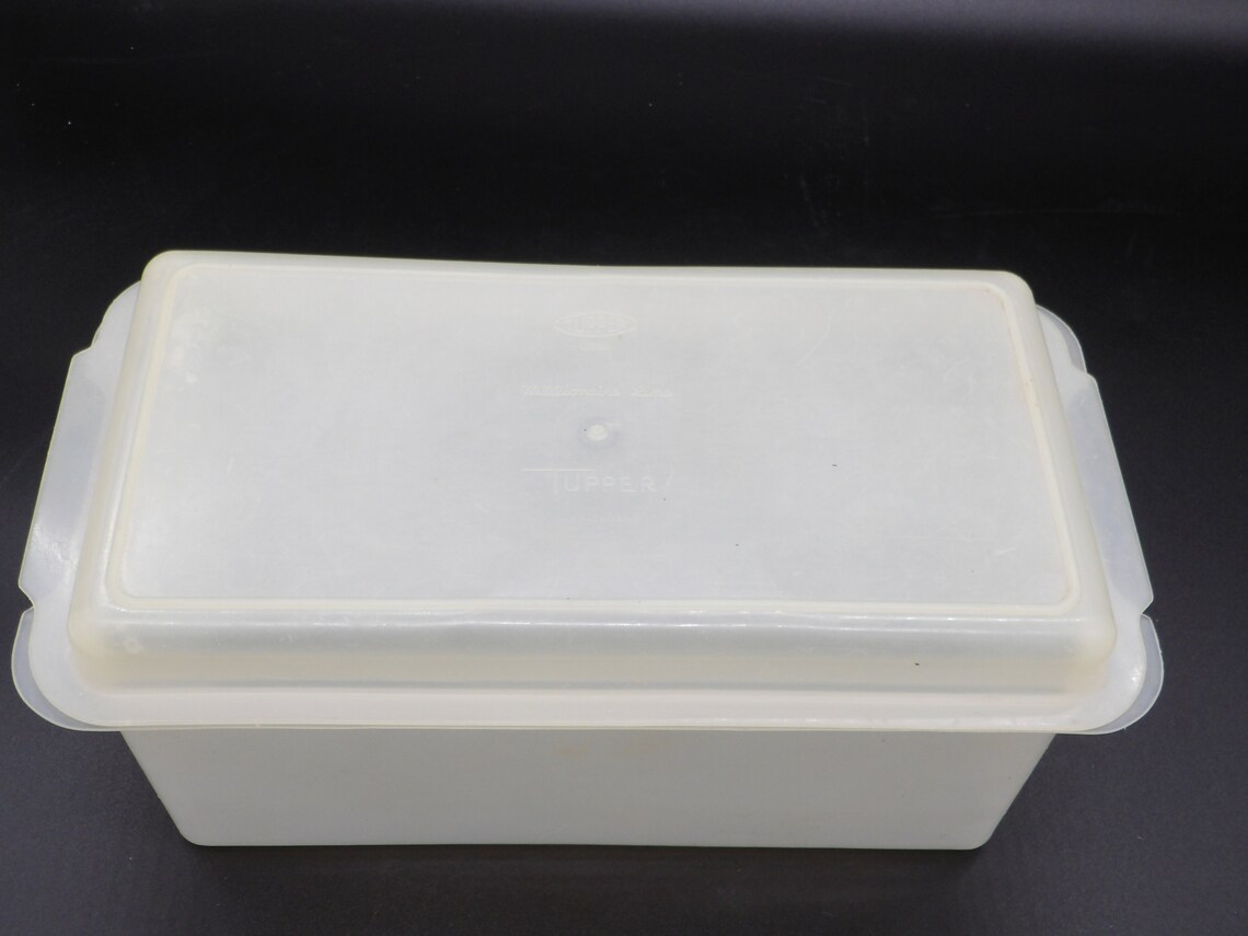 Vintage Tupperware Bread Box Keeper - Etsy