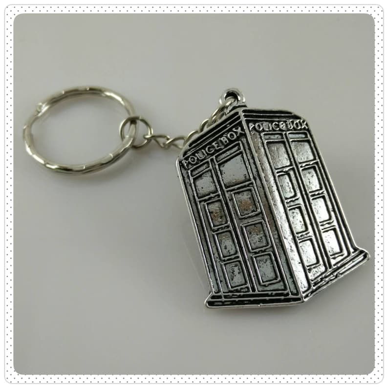 Doctor Who / TARDIS Antique Silver Key Chain - Etsy