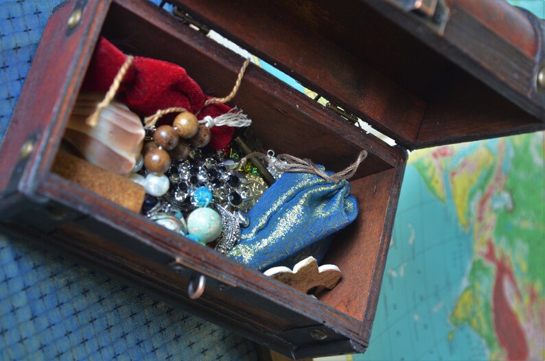 Pirate Treasure Mystery Adventure Kit - Treasure Hunt Party - Vacation ...