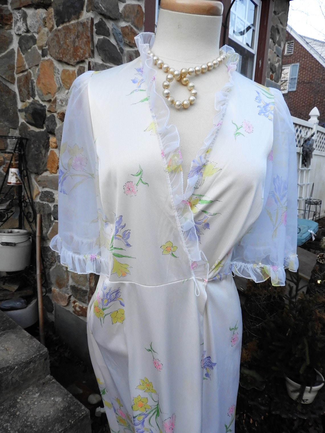 1970's White Robe Jolie Two Nylon Robe Spring Floral | Etsy