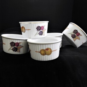Vtg White Souffle' Cupsroyal Worcester Raspberry Olive Custard ...