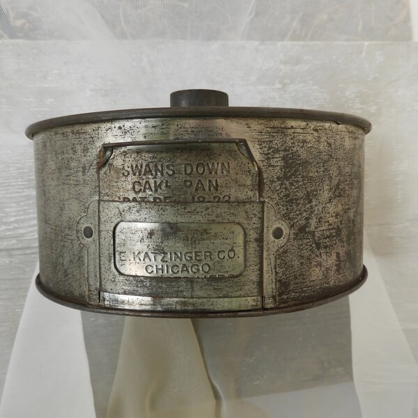 Antique Cake Pan - Etsy