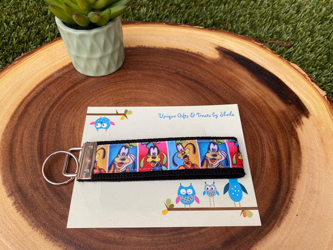 Disneys Goofy Keychain Key Fob - Etsy