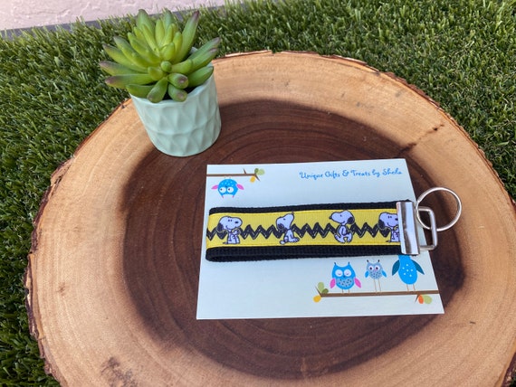 Snoopy peanuts Keychain Key Fob - Etsy