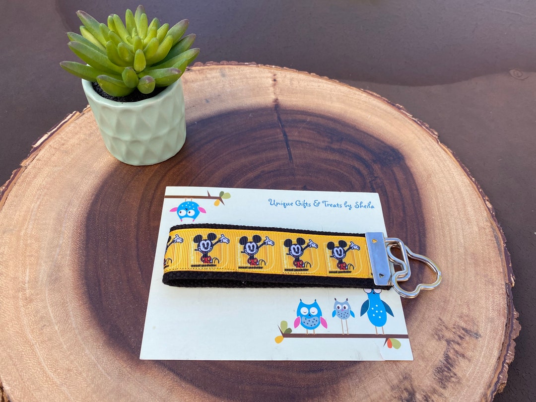 Disney Passholder Keychain; Key Fob - Etsy