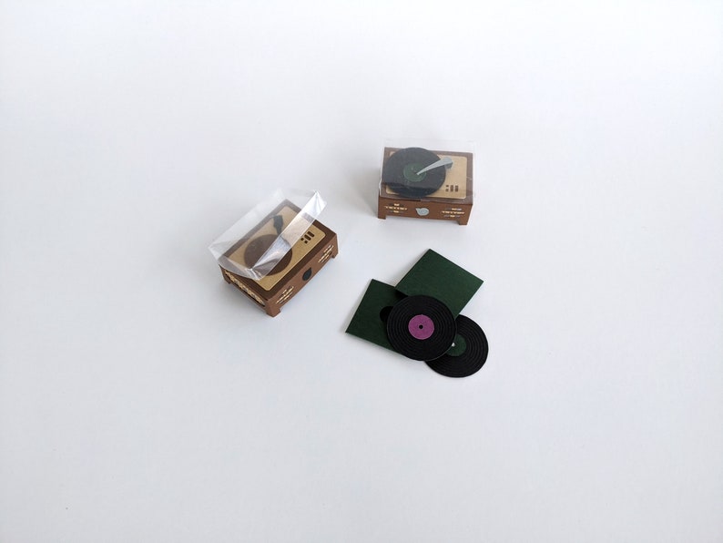 Mini Record Player Papercraft Template | Beginner Cricut Activity | DIY ...