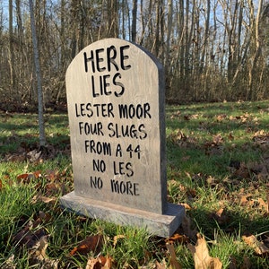 Here Lies Lester Moor From the Movie TOMBSTONE Halloween Tombstone ...