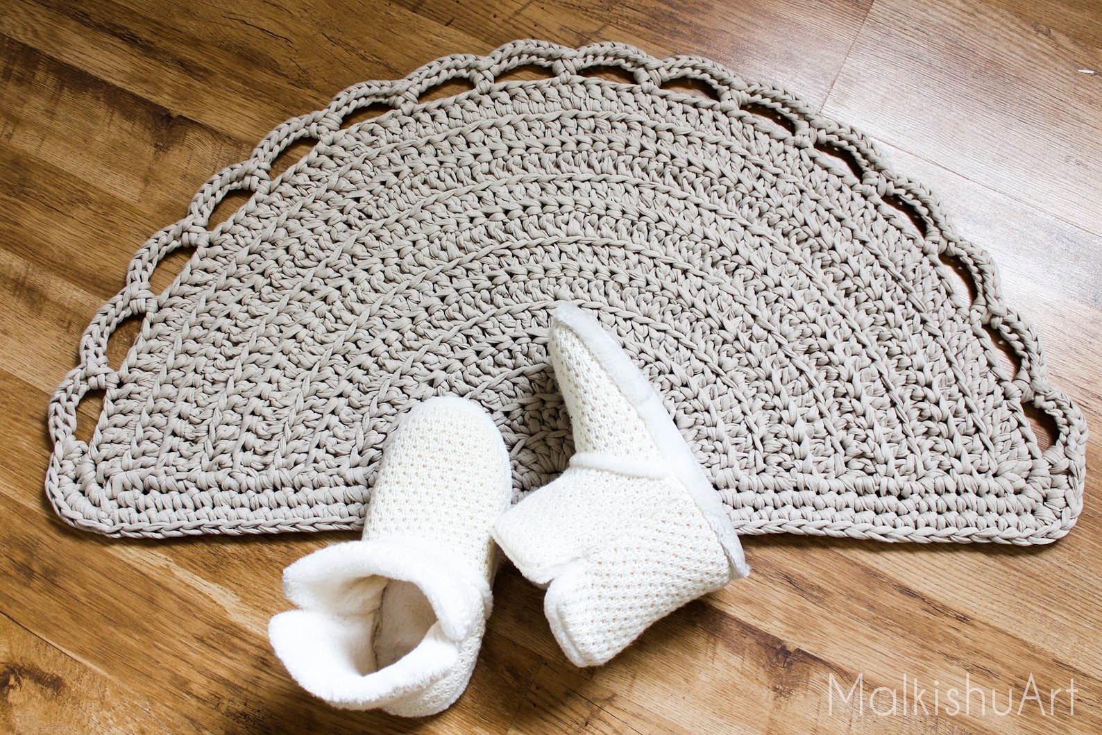 English rug pattern Crochet half moon pdf pattern crochet | Etsy