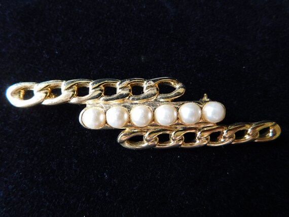 Chain Bar Pin Gold Tone White Faux Pearls Staggered G… - Gem