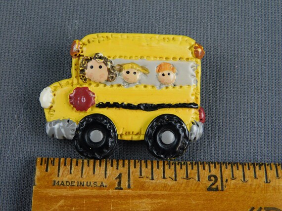Vintage Resin School Bus Pin Brooch Unsigned 1990's 1… - Gem