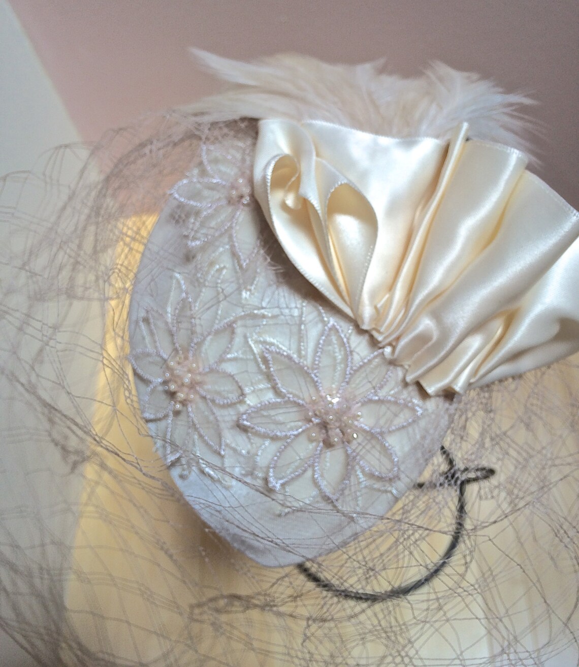 Perfect Wedding Fascinator, Ivory Bridal Headpiece With Unique Veiling ...