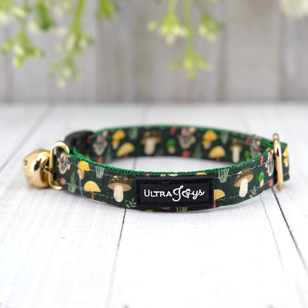 Breakaway Cat Collar With Bell, Mushrooms Cat Collar Breakaway, Small ...