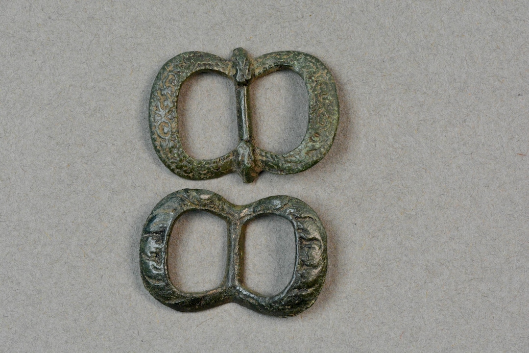 Two Medieval Double Loop Engraved Bronze Buckles Circa.1500-1600 G2 - Etsy
