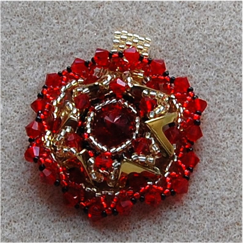 TUTORIAL 'AVA' Pendant', Using a 14mm Rivoli, Seed Beads, and Crystals ...