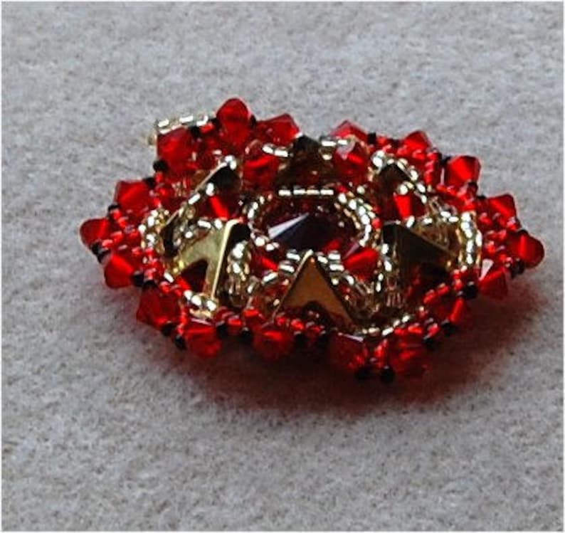 TUTORIAL 'AVA' Pendant', Using a 14mm Rivoli, Seed Beads, and Crystals ...