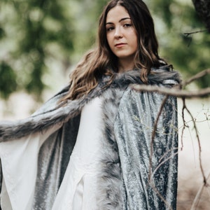 Silver Cloak With Large Hood, Gray Faux Fur Trim, and Metal Clasp ...