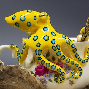 THORNTON HALL No.38 Octopus Tea Cup Signature Series Three Hand ...