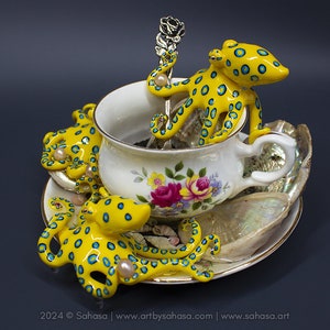 THORNTON HALL No.38 Octopus Tea Cup Signature Series Three Hand ...