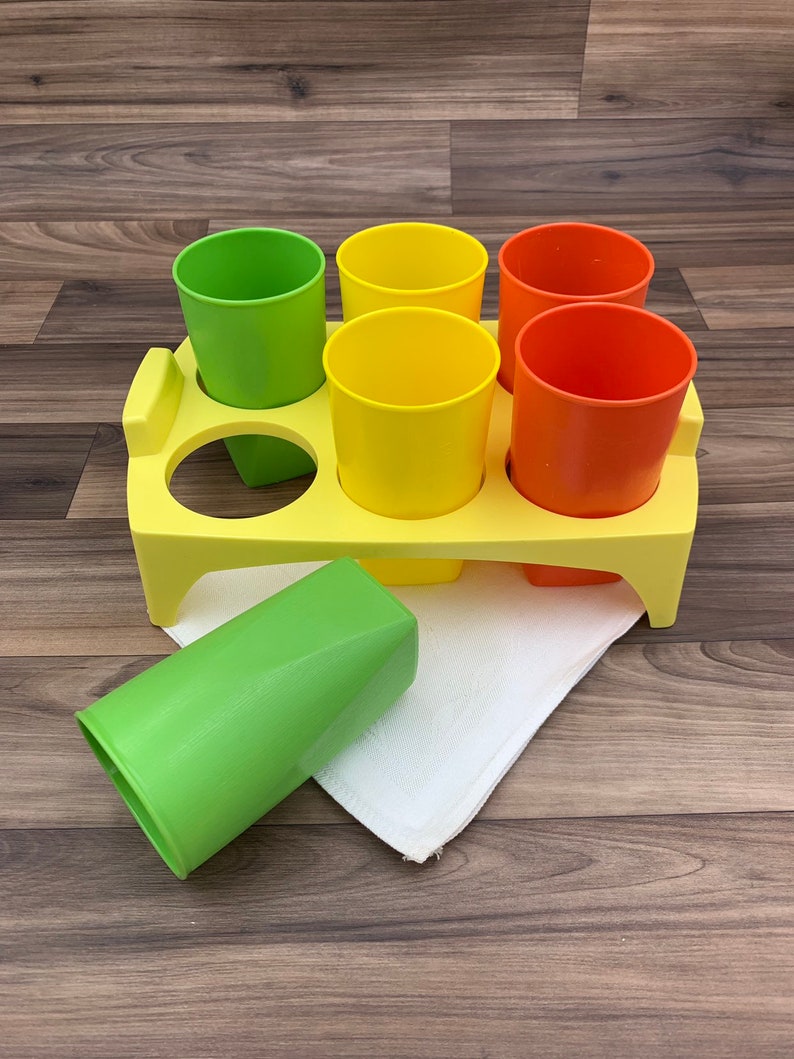 Vintage Plastic cups in original holder picnic cups Camping | Etsy