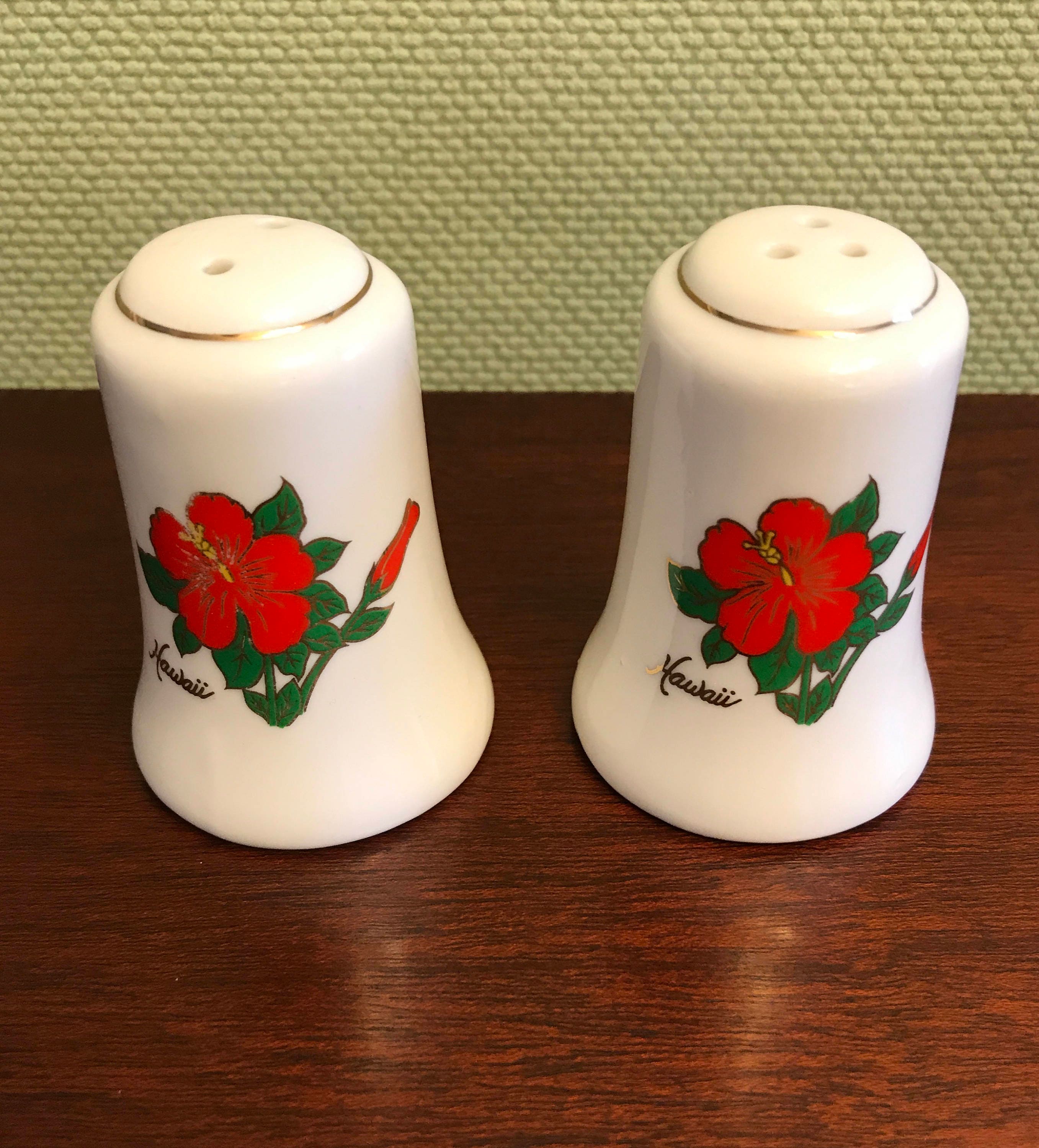 Vintage Salt Pepper Sets, Hawaii souvenir salt and pepper shakers ... Vintage Salt Pepper Sets, Hawaii souvenir salt and pepper shakers ...