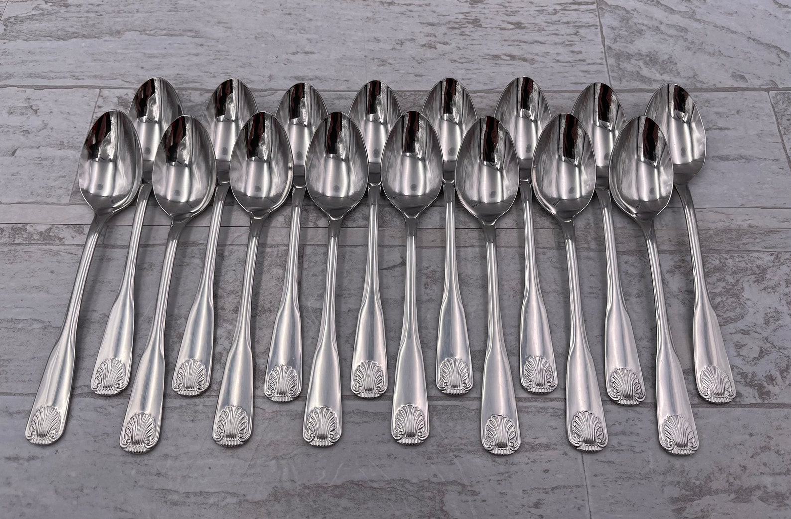 Vintage Stainless Flatware set Shell pattern Silverware set - Etsy.de