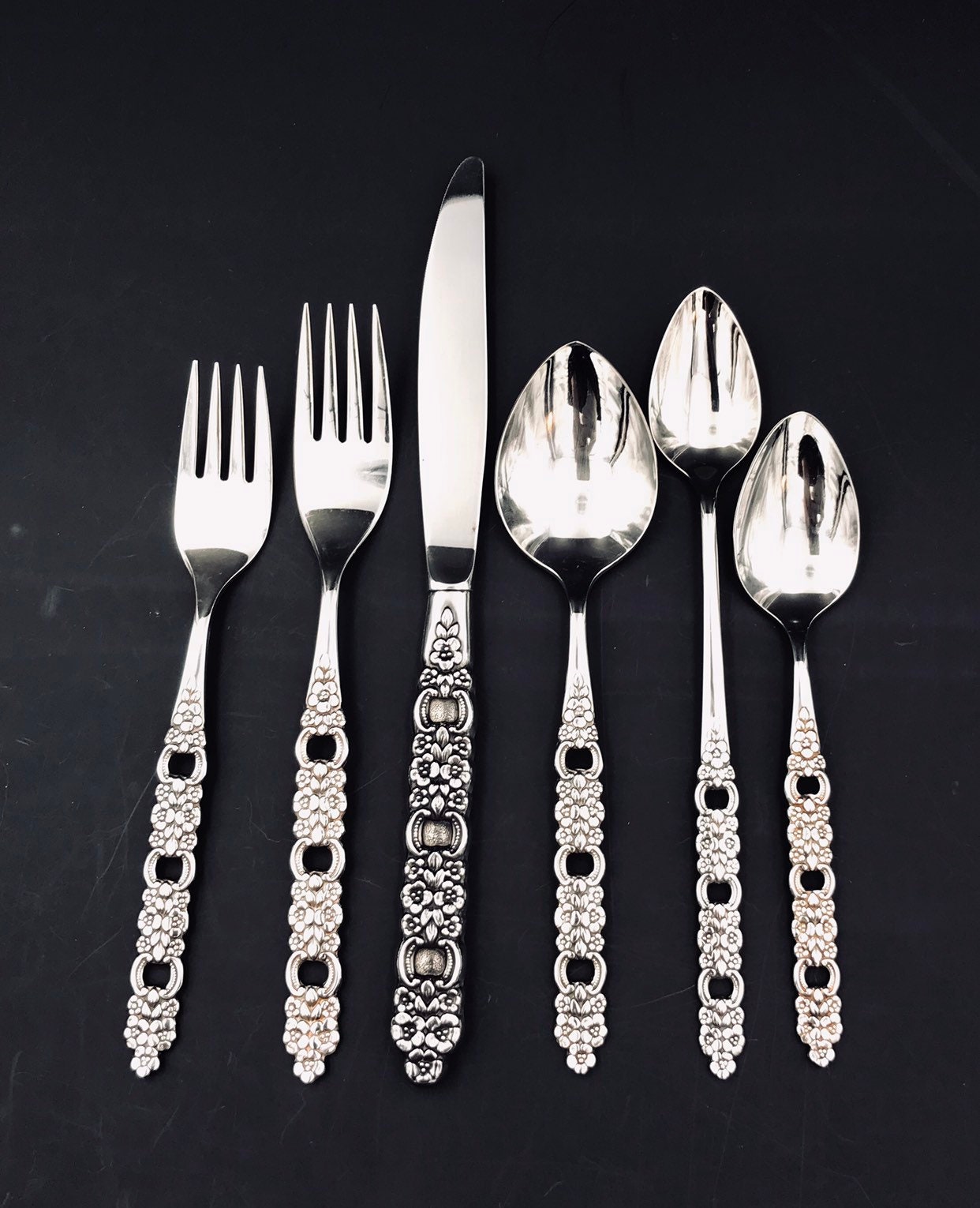 Oneida Community Viola Flatware set, service for 8 Hostess Set ...