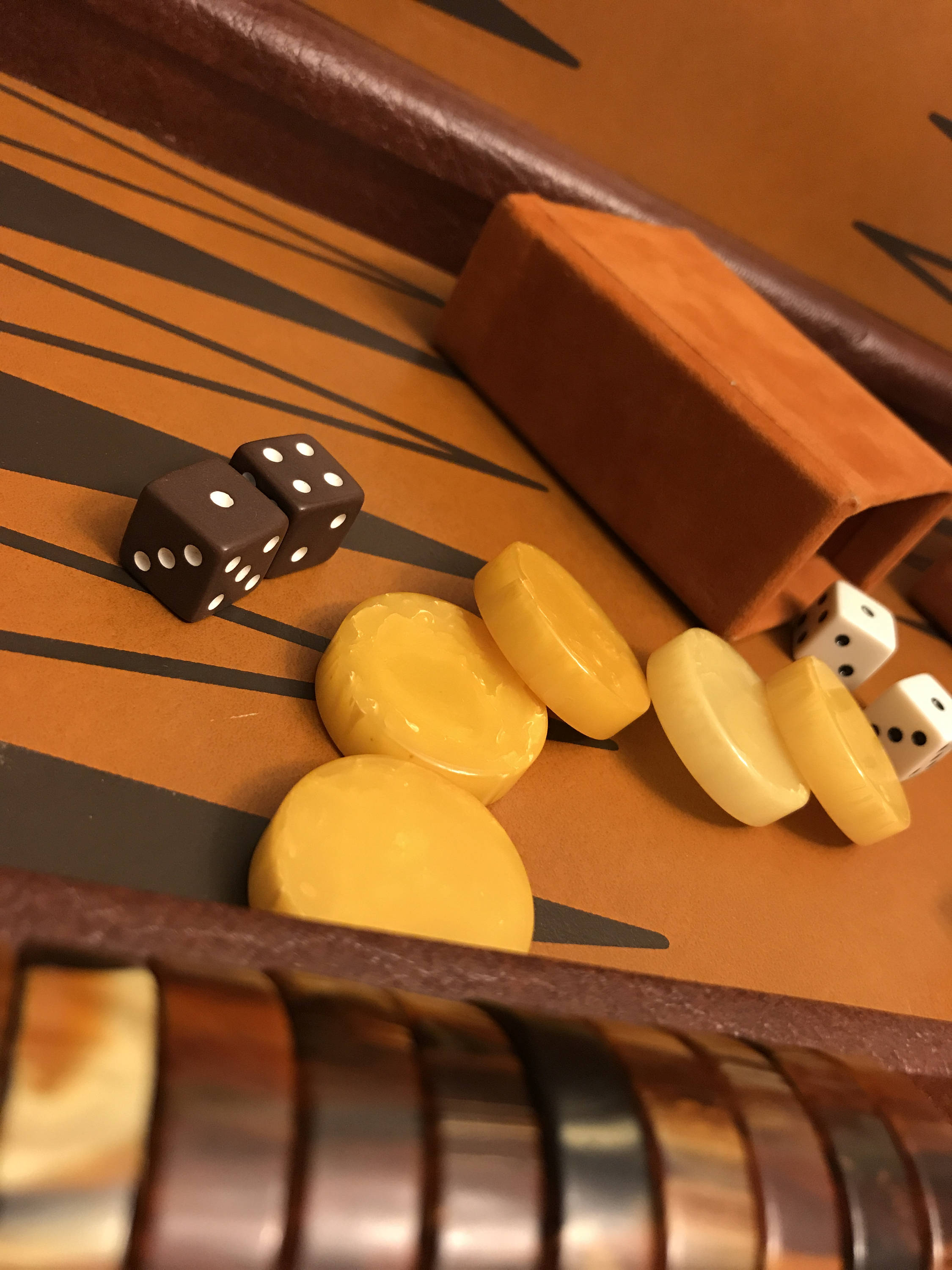 Vintage Bakelite Backgammon Game, Attache Backgammon set, Backgammon ...