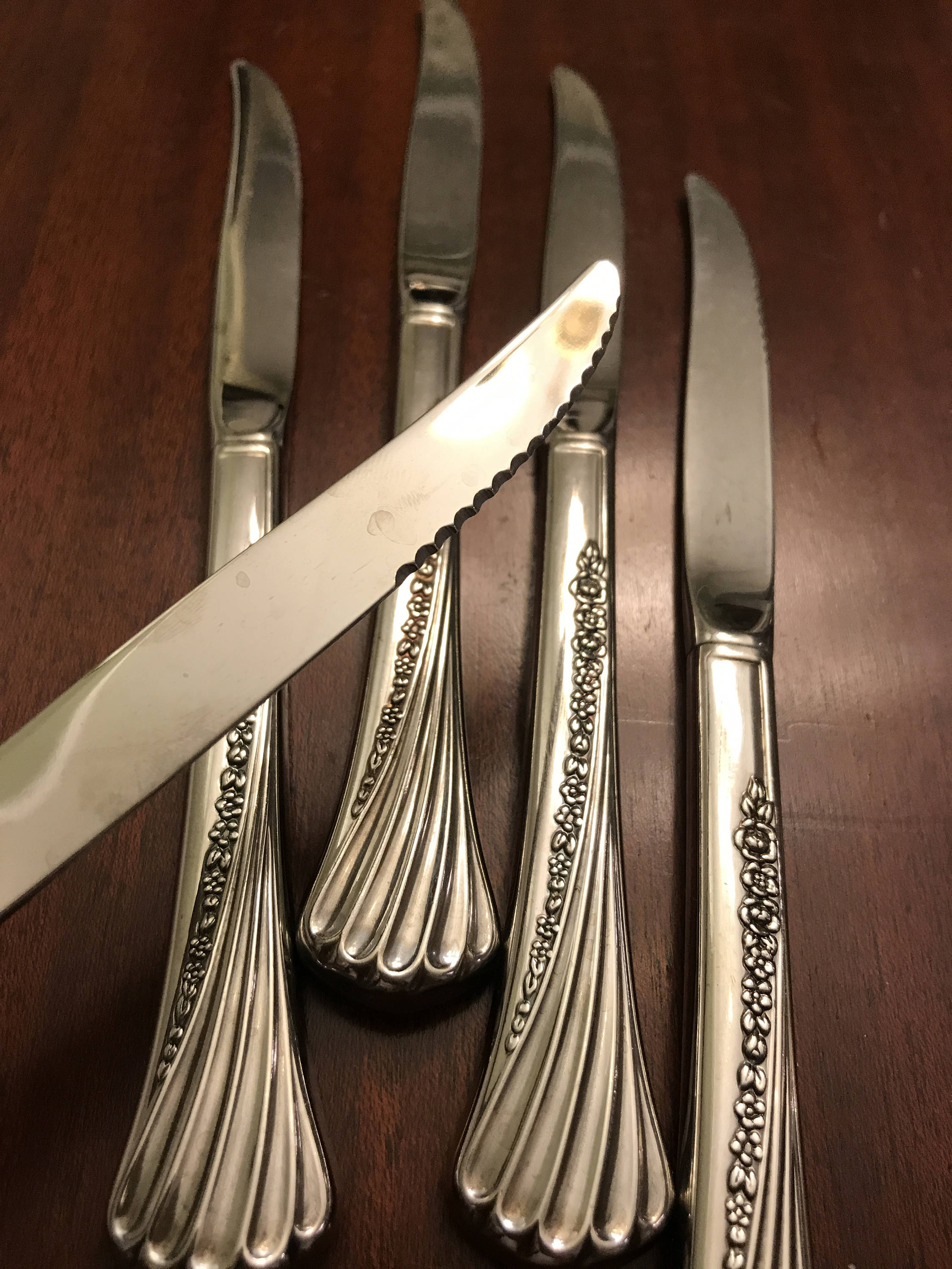 Oneida Spring Glen, Stainless Flatware, Five Serrated Steak Knives ...
