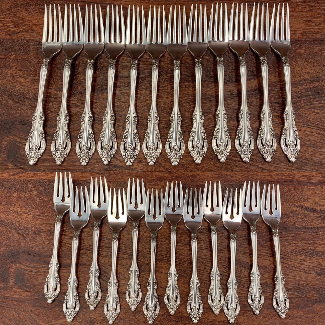 Oneida Community Silver Artistry Flatware set with silverware chest ...