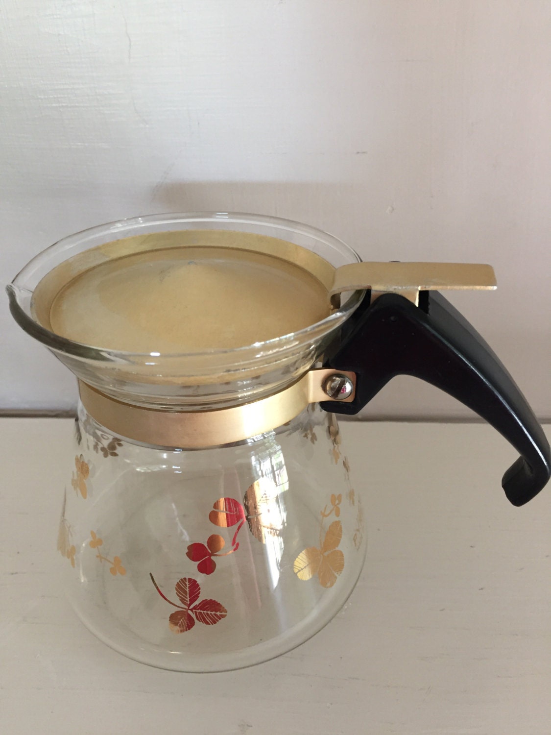 Vintage Pyrex Carafe, Golden Shamrock Carafe with gold lid, Pyrex glass ...